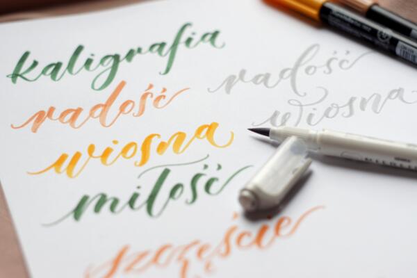 Brush lettering dla początkujących | Nauka, porady, ćwiczenia — Fix Up ...