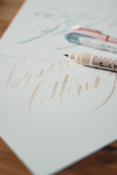 Brush lettering dla początkujących | Nauka, porady, ćwiczenia — Fix Up ...