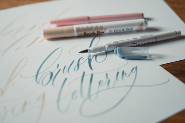 Brush lettering dla początkujących | Nauka, porady, ćwiczenia — Fix Up ...